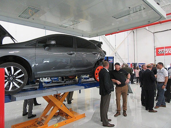 Fix Network Kanada eröffnet erstes Trainingscenter - Fix Network Kanada ...